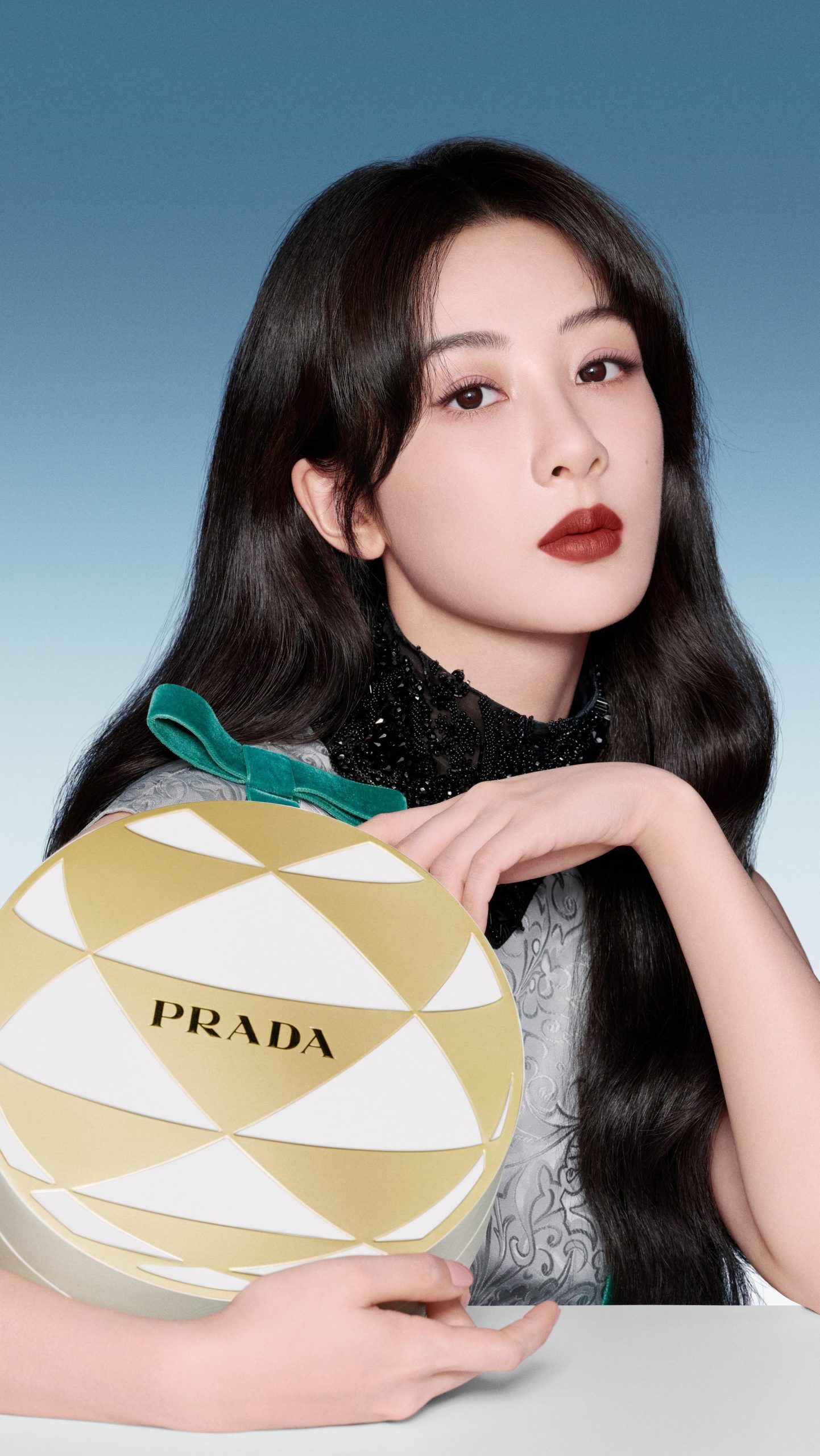 Yang Zi (杨紫) Husband, Net worth, Daughter & Lifestyle 2025